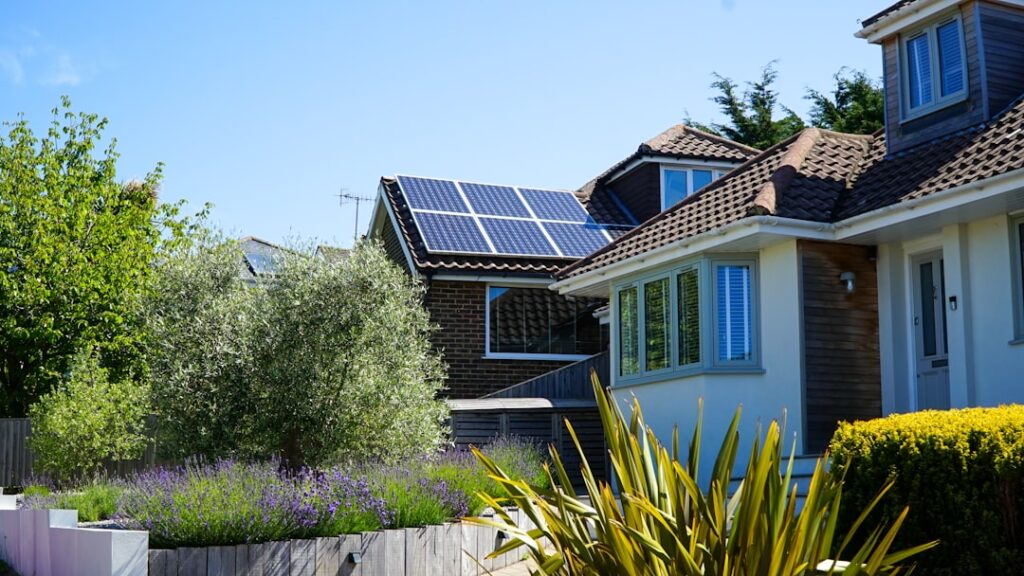 California solar incentives 2025: Maximize Savings!